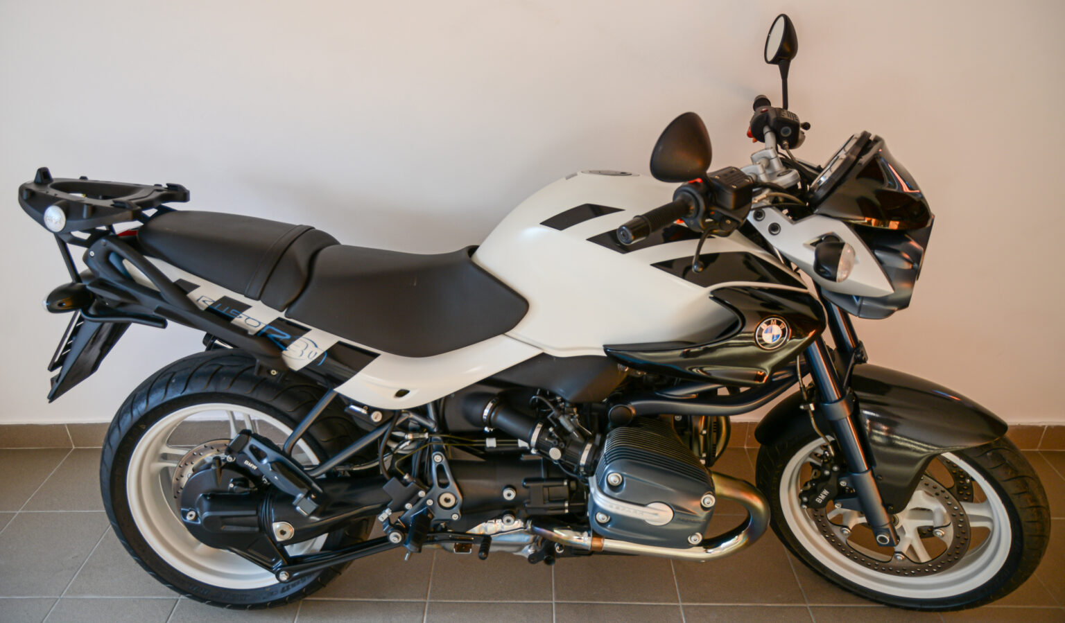 Moto Raven
